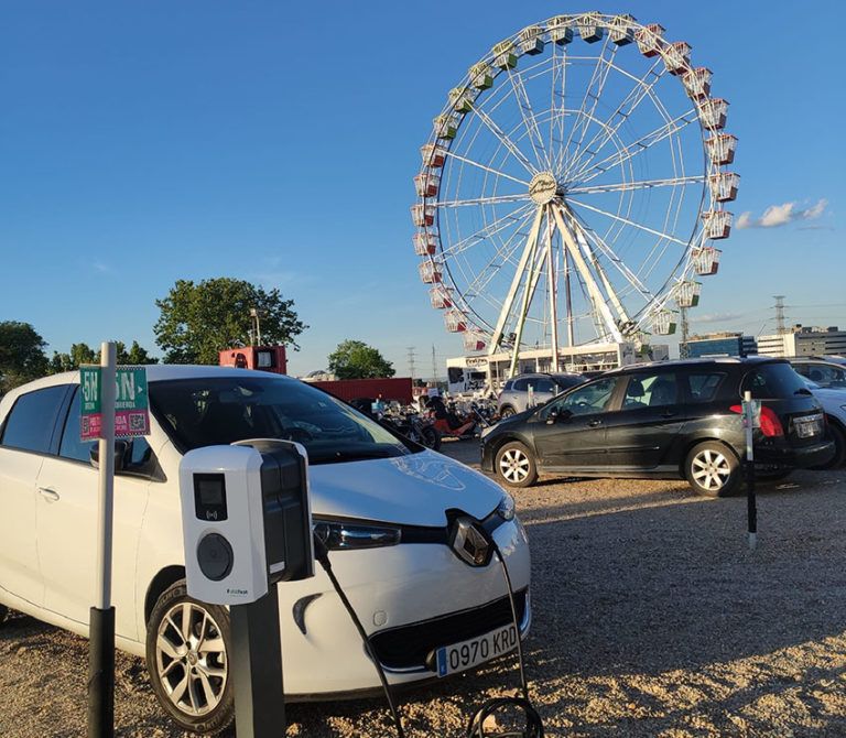 Autocine Madrid RACE, el primero que ofrece puntos de carga, y gratuitos