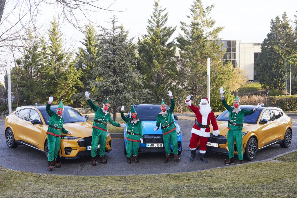 Papá Noel llega este año en Ford Mustang Mach-E GT