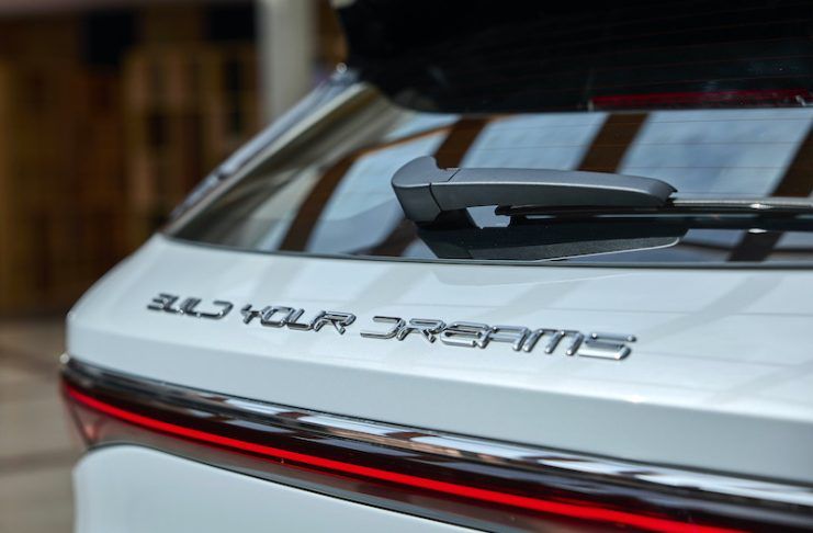 Esos son los primeros coches de Denza, la marca de lujo de BYD, que ...