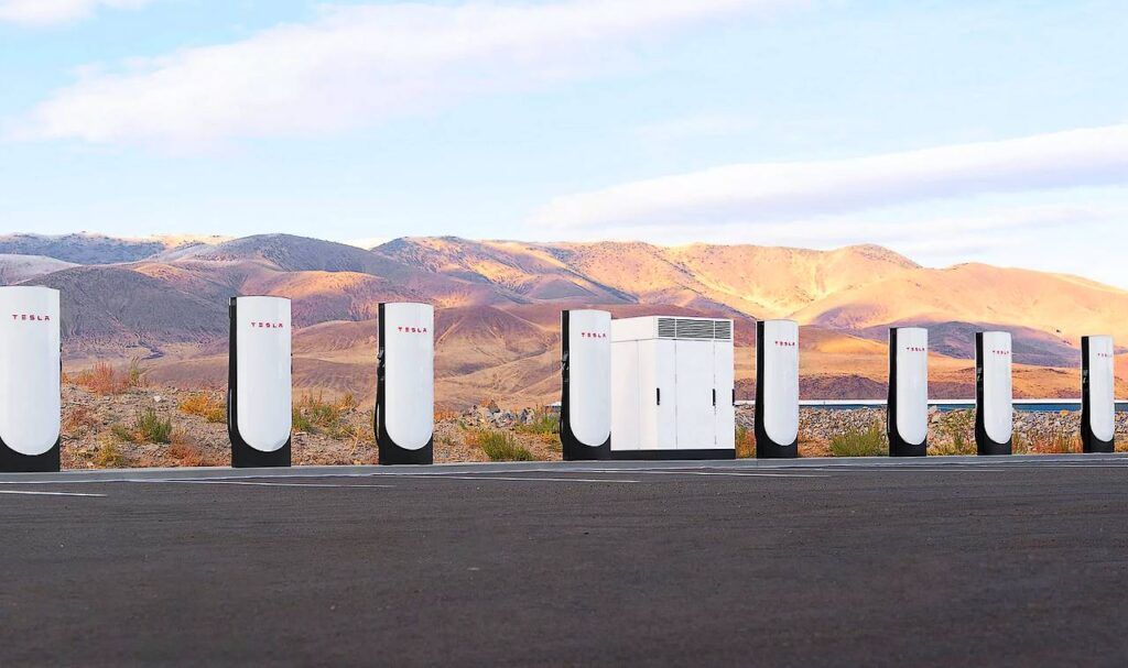 Todo lo que necesitas saber sobre los supercargadores Tesla